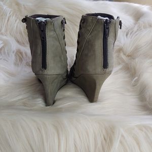 7 For All Mankind | Shoes | 7for All Mankind Taupe Green Marlo Open Toe ...